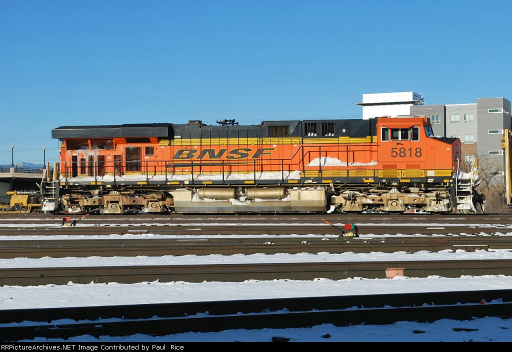 BNSF 5818